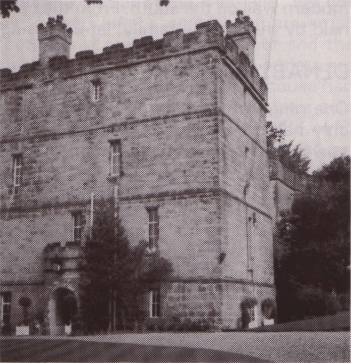 The Castles and Tower Houses of Yorkshire - Mike Salter - 2001 - Page 33-35